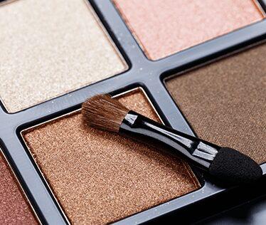 How to Pick the Best Eyeshadow Palette For Your Eye Color - New You